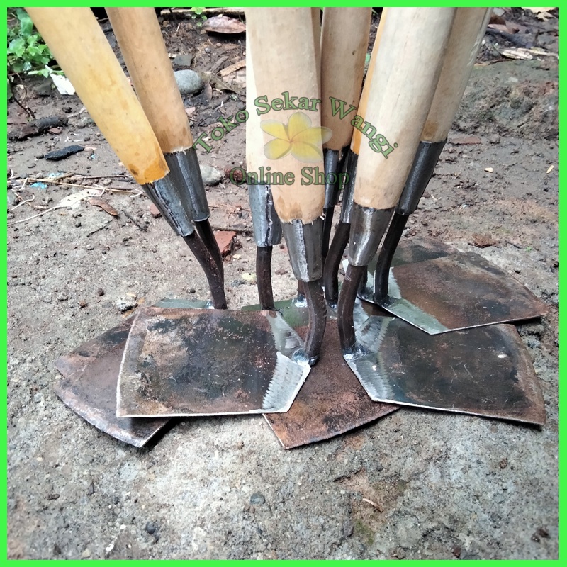 Jual wangkil/ pacul mini/ cangkul kecil alat pembersih rumput | Shopee ...