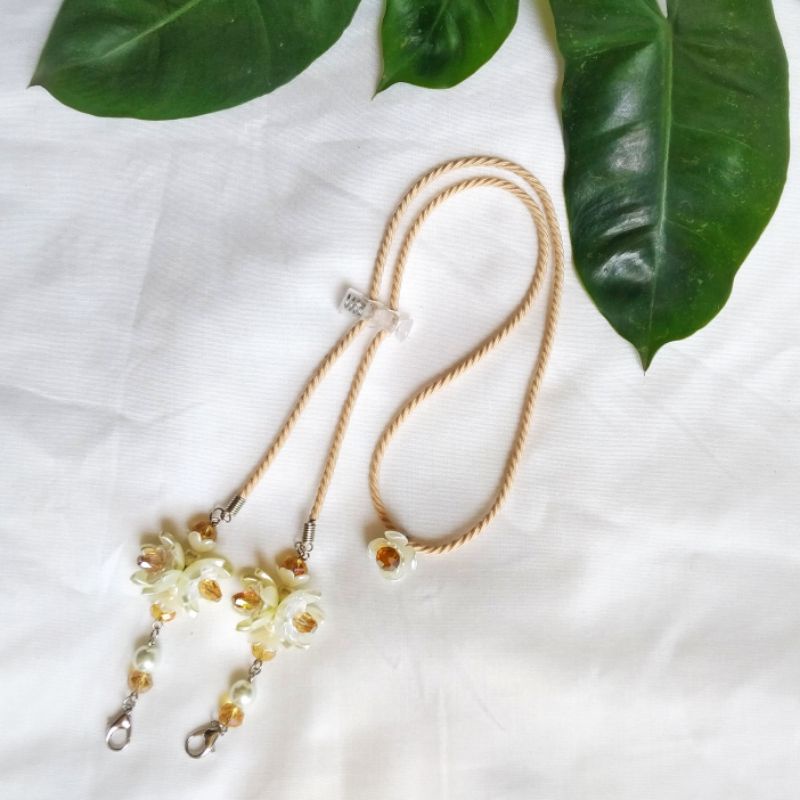 Jual Hijab Strap Mask - Honey Milk / Simple Hijab Connector Mask ...