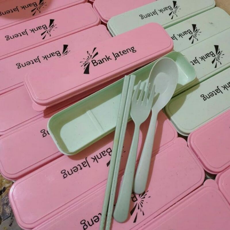 Jual souvenir pernikahan murah sendok garpu sumpit set box plus cetak ...