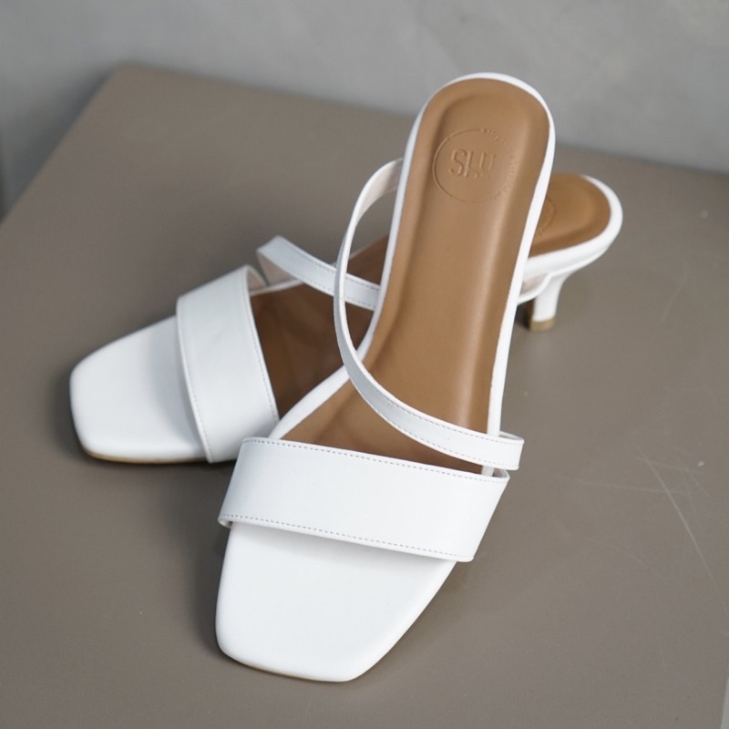 Jual BETH HEELS (WHITE) | Shopee Indonesia