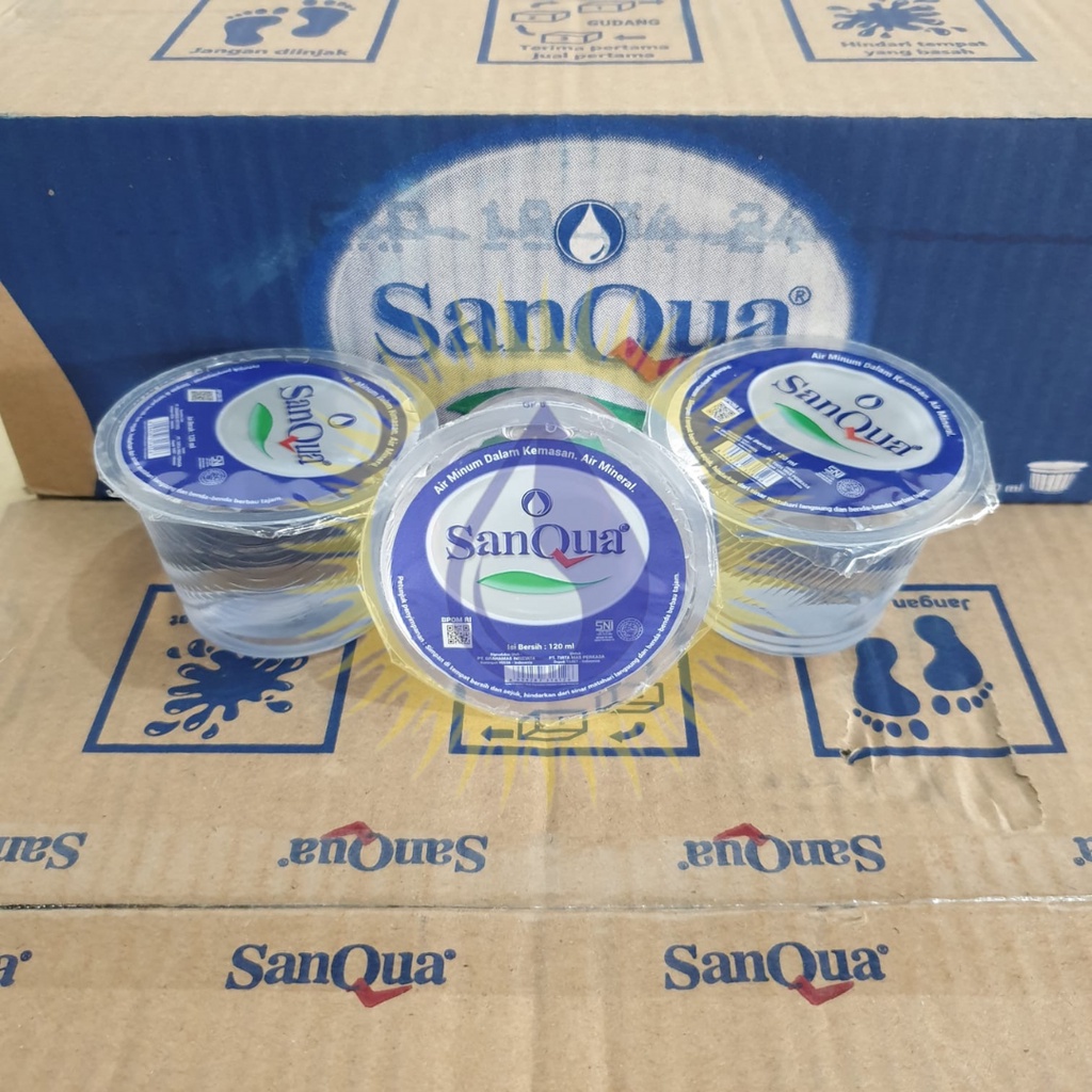 Jual SanQua Air Mineral Gelas Mini 120 ml (40 Cup) | Shopee Indonesia