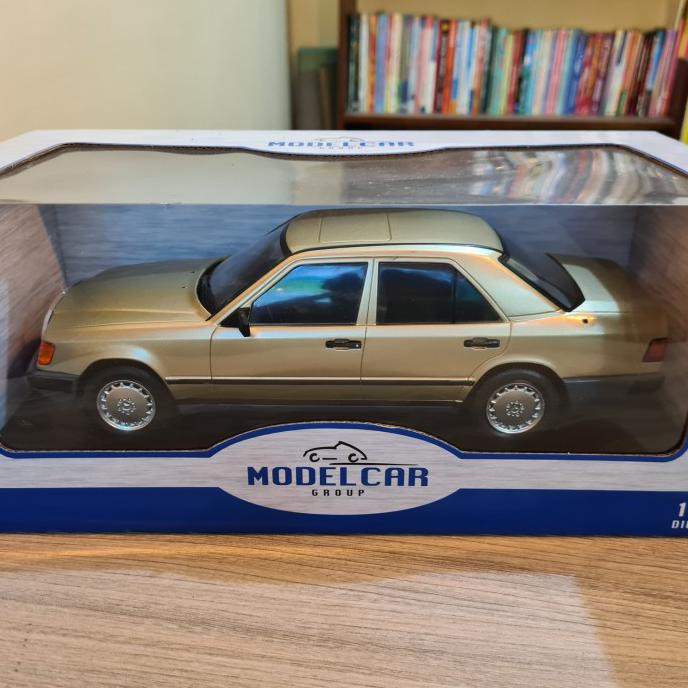 Jual ***COD** Diecast 1:18 Mercedes Benz 300E W124 Gold by MCG | Shopee ...