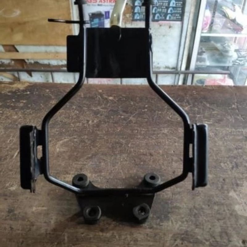 Jual bracket Headlamp GL Pro GL Max ORI Braket Dudukan lampu depan ...