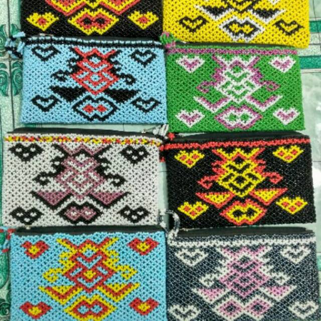 Jual Dompet manik-manik khas Kalimantan ukuran Sedang | Shopee Indonesia
