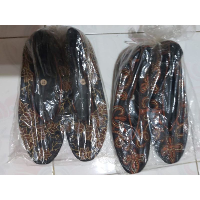 Jual SEPATU BATIK UKURAN 37 (2 pcs) | Shopee Indonesia
