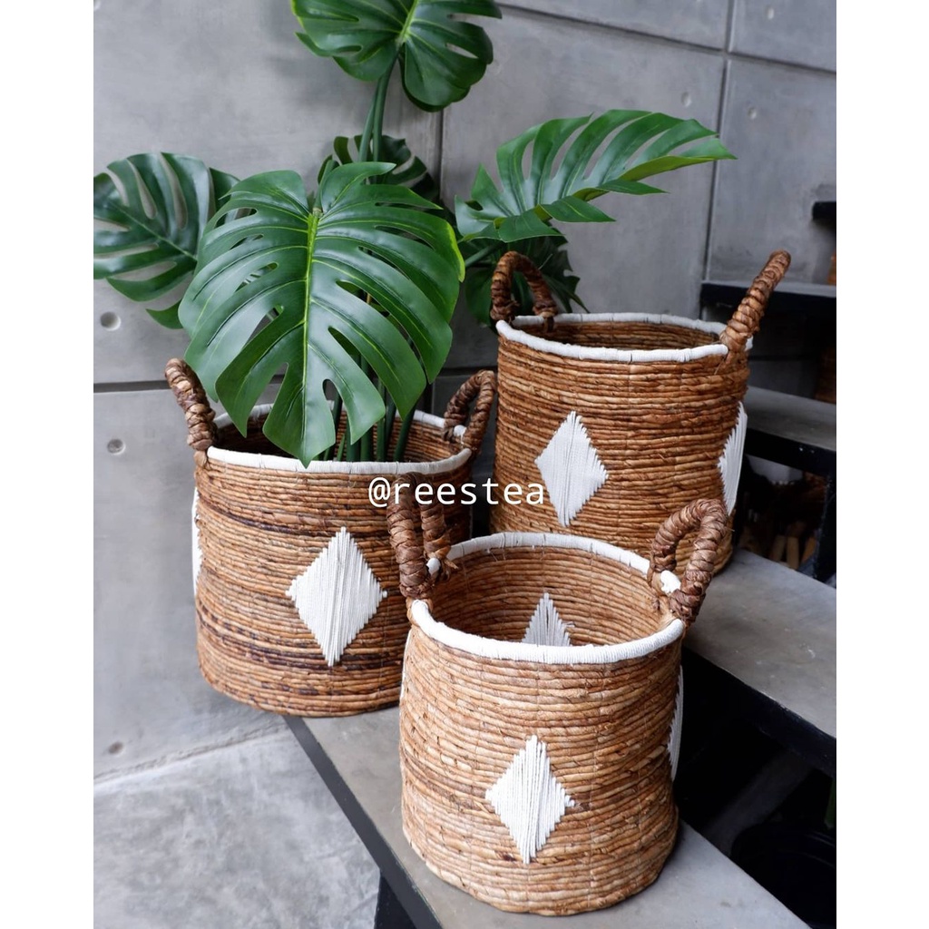 Jual Size L Kode BM keranjang anyaman banana macrame/cover pot anyam ...