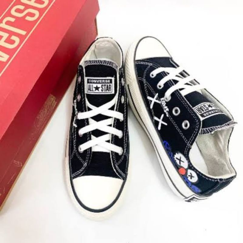 Jual SEPATU CONVERSE KAWS X KAWS, MADE IN VIETNAM PENDEK ( LOW CUT ...