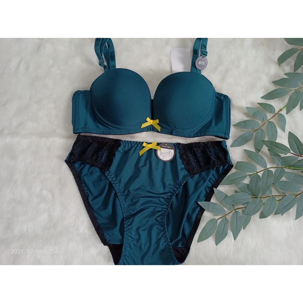 Jual Set Bra + CD Piere Cardin Warna Hijau Turquoise Size 32 B Push Up ...