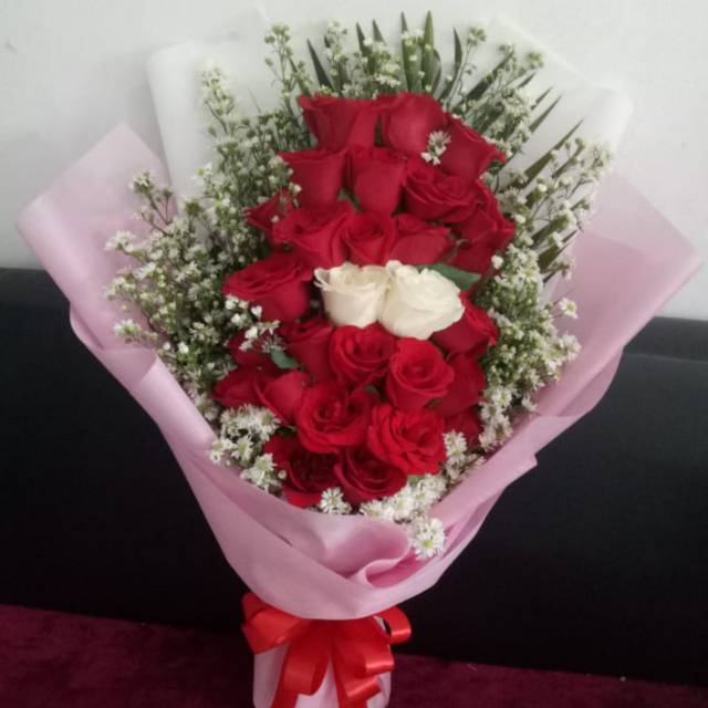 Jual Bucket bunga mawar asli fresh ukuran besar | Shopee Indonesia