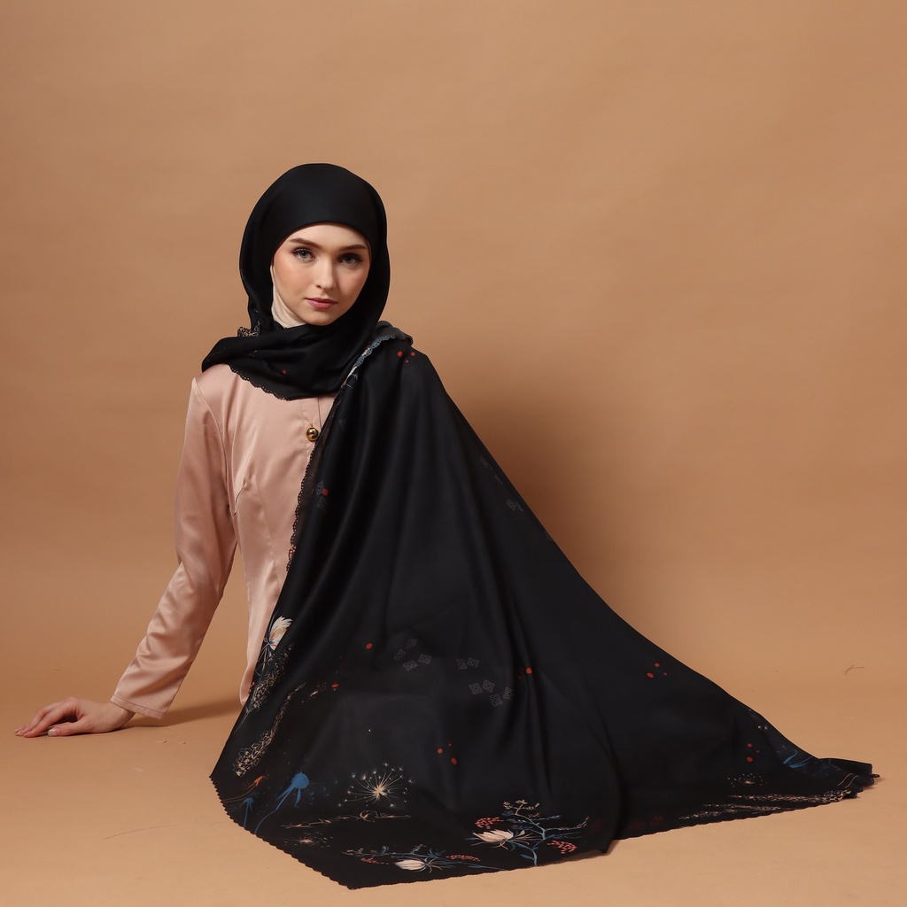 Jual Scarfola Florana Series Dandelion Voal Square - Black | Shopee ...