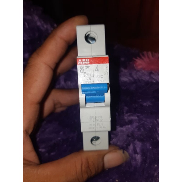 Jual MCB ABB BARU 2A,4A,6A,10A,16A,20A,25A,35A,50 tuas biru | Shopee Indonesia