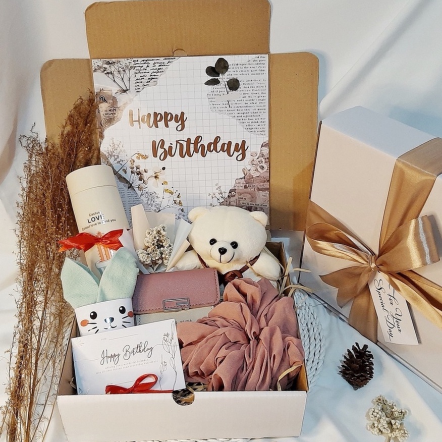 Jual Hampers Cewek Aesthetic | Kado Ultah | Hadiah Gift Box (Wisuda ...