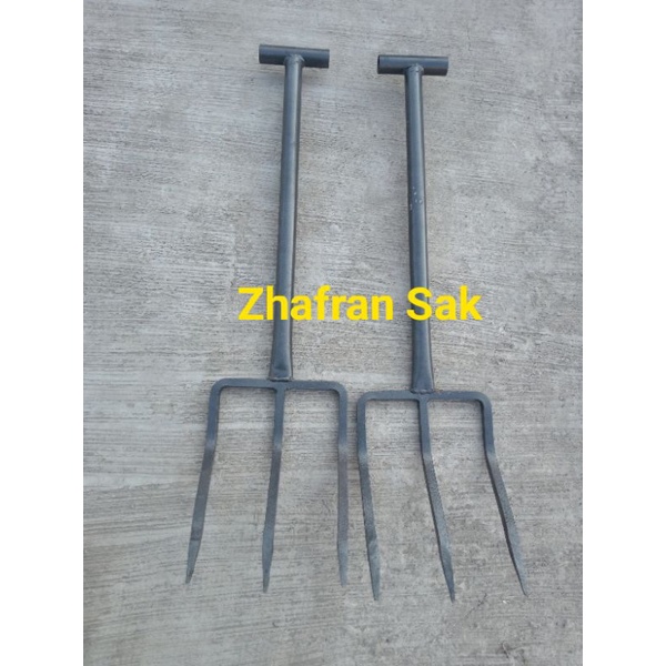 Jual Garpu Tanah Injak 3 Gigi Tajam Kuat | Shopee Indonesia