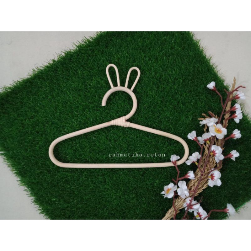 Jual hanger rotan anak model kelinci/gantungan baju rotan anak | Shopee ...