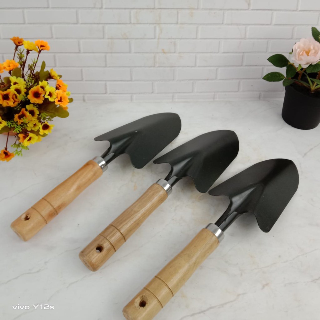 Jual Sekop Taman / Sekop Besi Gagang Kayu / Sekop Besi | Shopee Indonesia