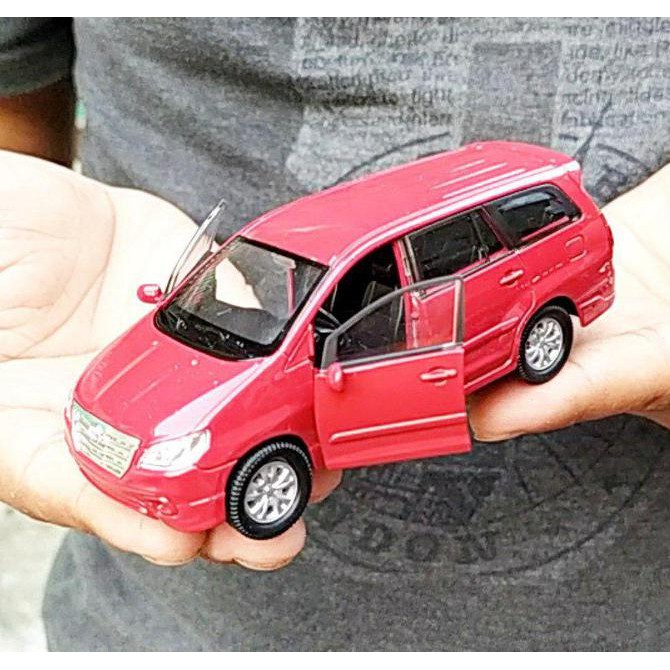 Jual maddox - Diecast Miniatur Mobil Toyota Kijang Innova Inova Merah ...