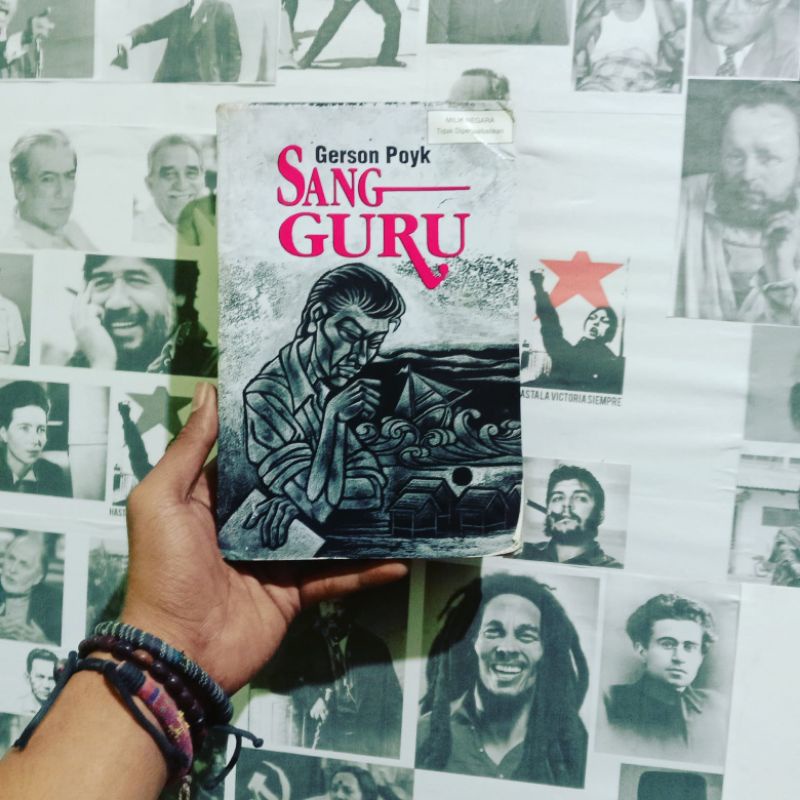 Jual Gerson Poyk Sang Guru | Aku dan Surabaya dan Nakamura | Cumbuan ...