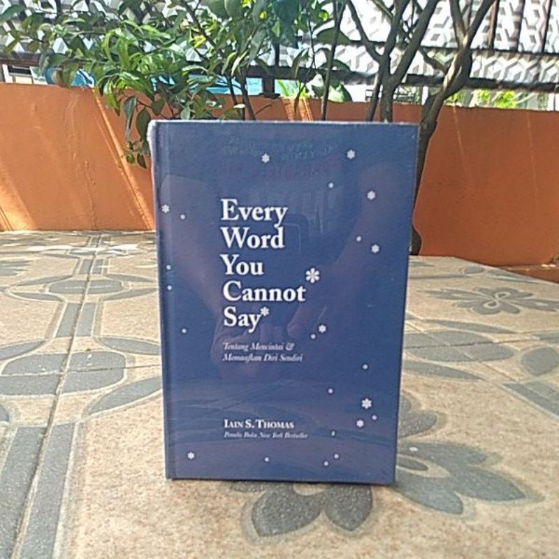 Jual buku every word you cannot say original hard cover Versi Bahasa Indonesia | Shopee Indonesia