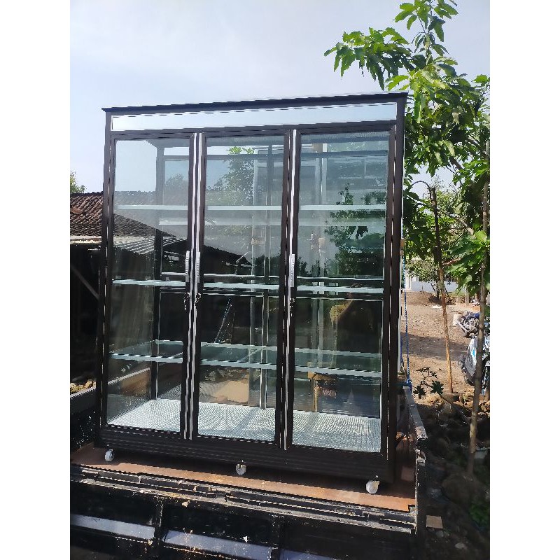 Jual LEMARI kaca alumunium serbaguna cocok buat almari display Untuk ...