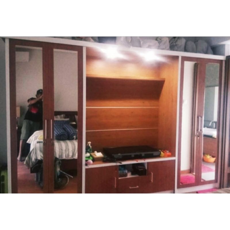 Jual lemari pakaian/lemari baju dan backdrop Tv minimalis custom bahan ...