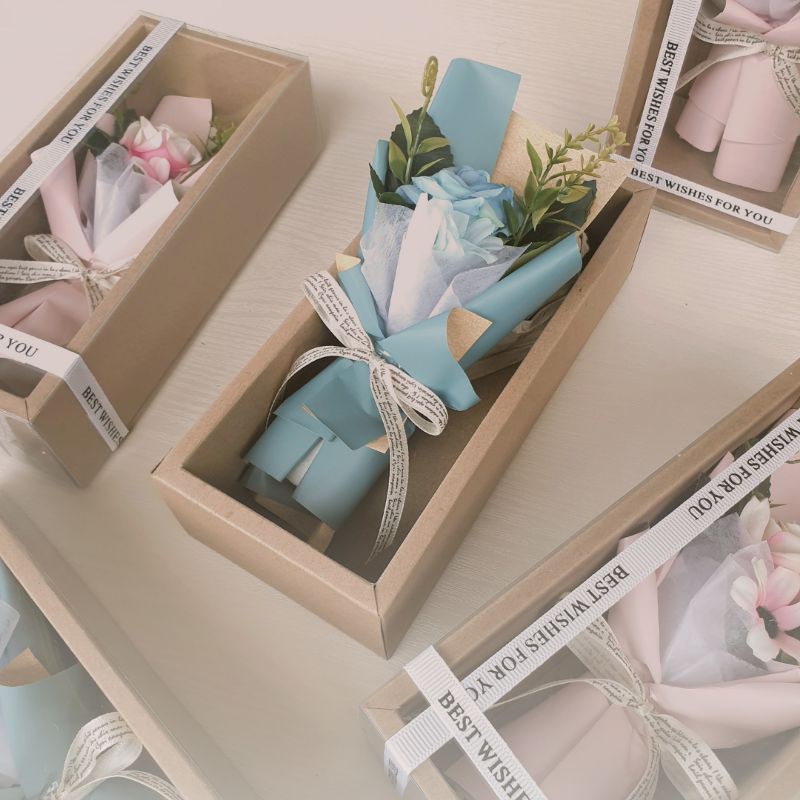 Jual Buket bunga box hadiah valentine wisuda ulangtahun mini | Shopee ...