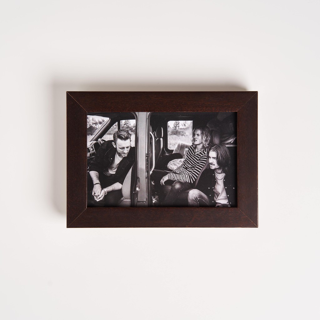 Jual Bingkai Foto Kayu Coklat - Frame Foto 4R | Shopee Indonesia