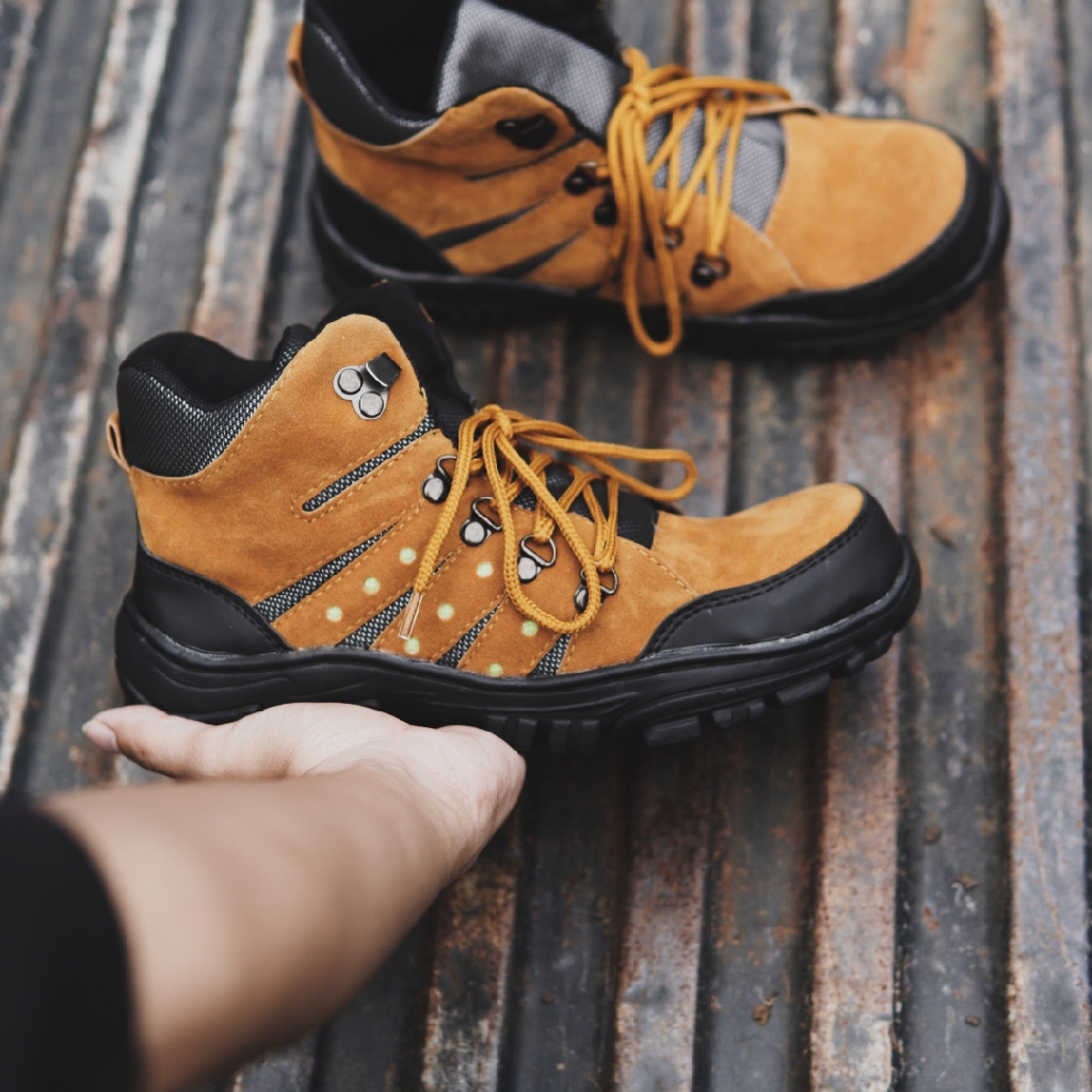 Jual Sepatu Pria Crocodile Macan Tan Sepatu Boots Safety Outdor Kerja ...