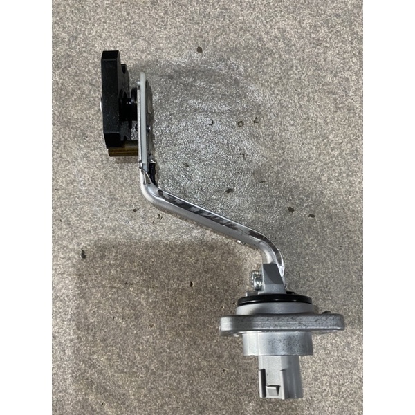 Jual Sensor oli engine level innova reborn fortuner vrz hilux revo ...