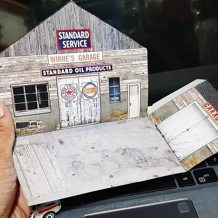 Jual diecast-track-bangunan- diorama papercraft garage service diecast ...