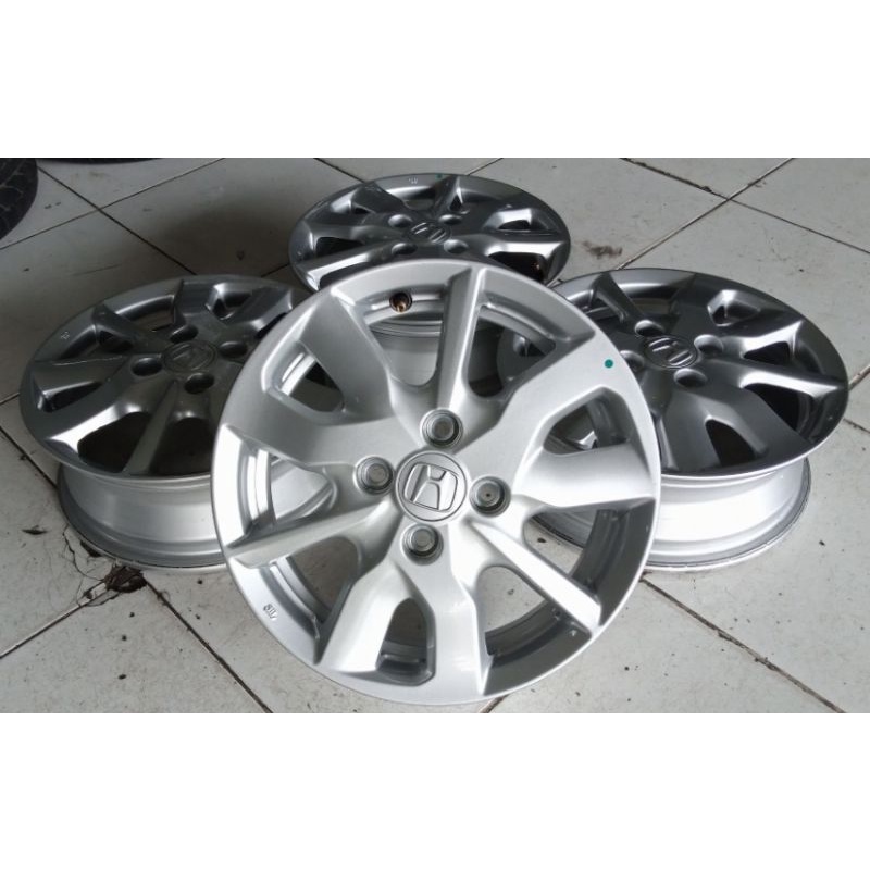 Jual Velg Mobil Second New Brio Satya Ring 14x5 Pcd 4x100 ET50 Buat Sigra Calya Agya | Shopee ...