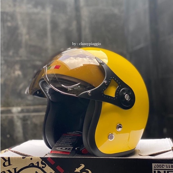 Jual Helm vespa italy kuning + visor | Shopee Indonesia