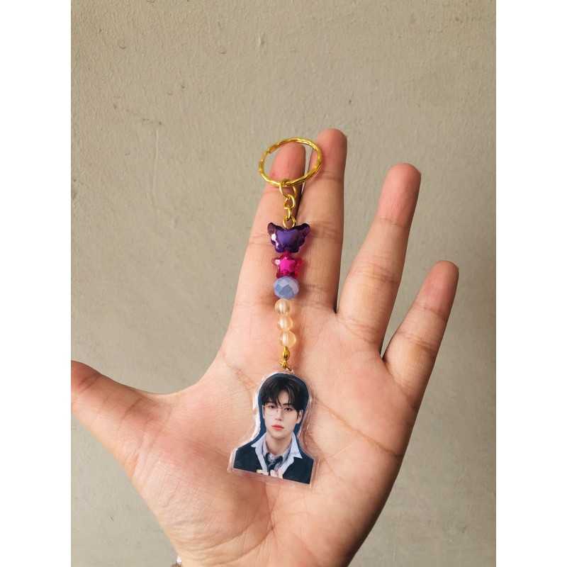 Jual Keychain Kpop (Custom) | Shopee Indonesia