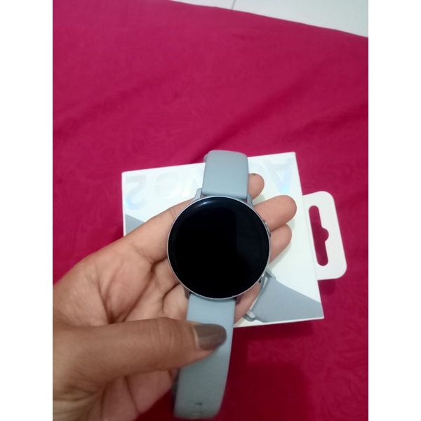 Jual Smartwatch samsung galaxy watch active 2 second bekas full set ...