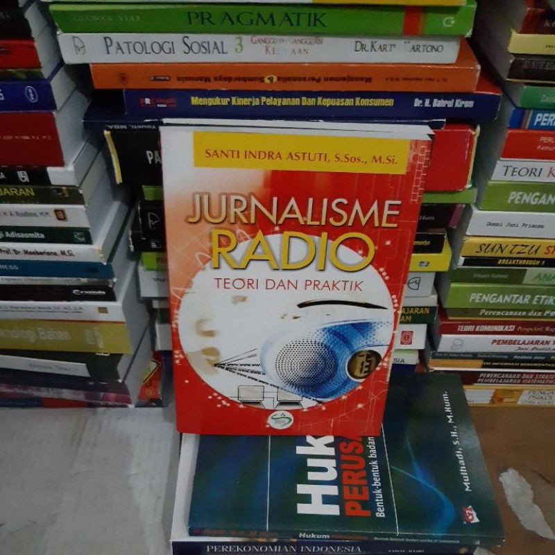 Jual JURNALISME RADIO TIORI DAN PRAKTIK Santi Indra | Shopee Indonesia