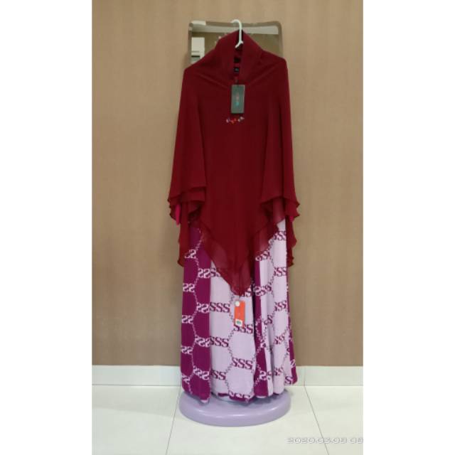 Jual Sisesa NWT Sumaya dress and Khimar Rania maroon new logo | Shopee ...