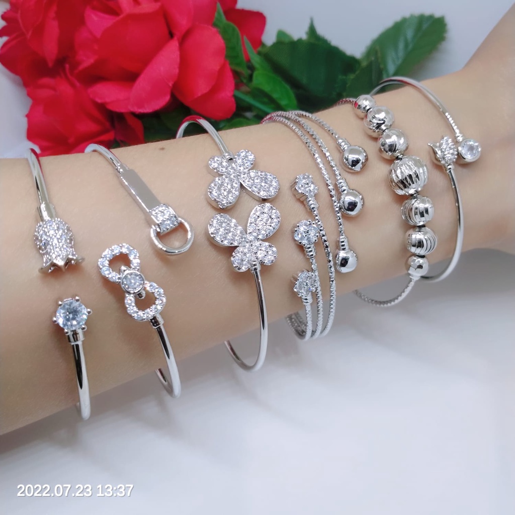 Jual Gelang Tangan Fleksibel Bangle Silver Wanita Titanium Xuping ...