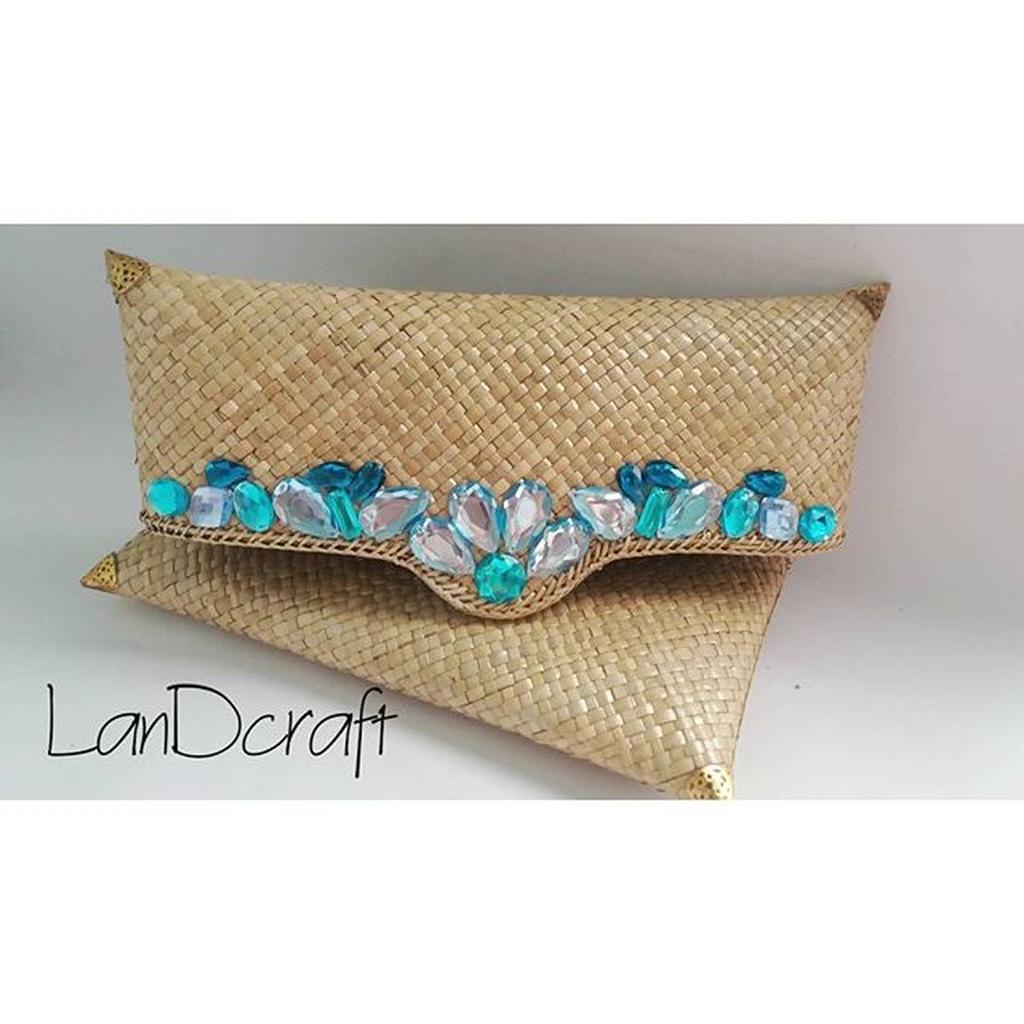 Jual Clutch Anyam Swarovski Nimas Ayu Series Sparkling Blue Warna ...