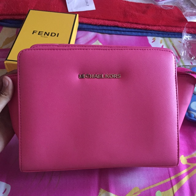 Jual Tas Michael Kors selma messenger prelove | Shopee Indonesia