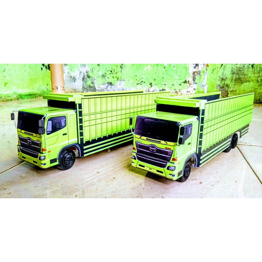 Jual miniatur Truk Hino full lampu LED Tronton RC | Shopee Indonesia