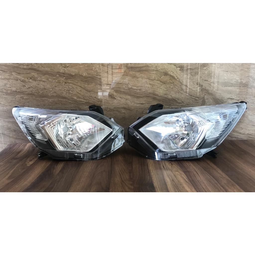 Jual HEAD LAMP ASSY TOYOTA CALYA SIGRA 2016 - 2018 | Shopee Indonesia