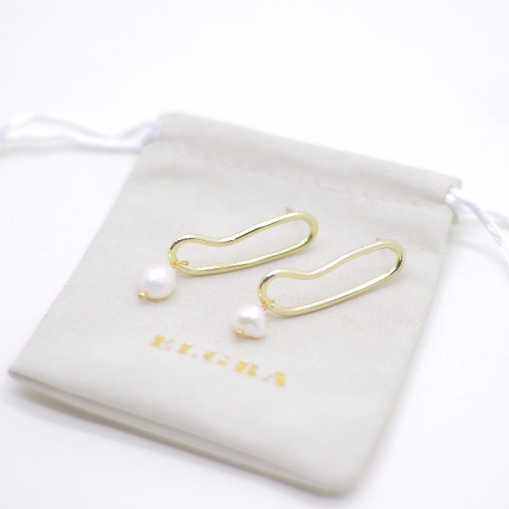 Jual KIKI - Stud Simple Gold Metal Shape Pearl Earring | Shopee Indonesia