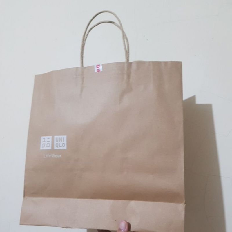 Jual UNIQLO NEW PAPERBAG TAS BELANJA RAMAH LINGKUNGAN | Shopee Indonesia