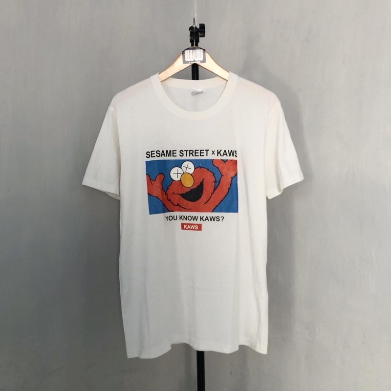 Jual Kaos Sesame Street x Kaws Second/Bekas | Shopee Indonesia