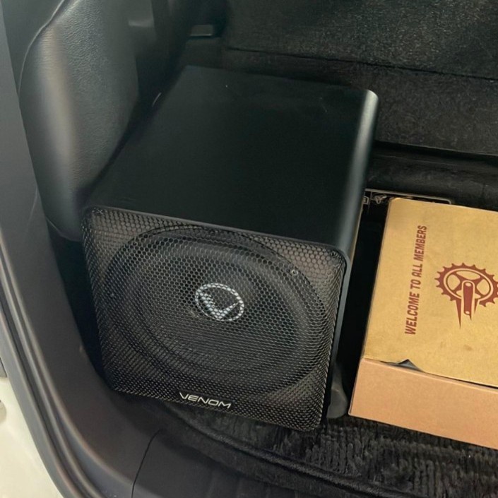 Jual SUBWOOFER ACTIVE VENOM DIABOX DBX 8.1A Dual Subwoofer 8 INCH SQ ...