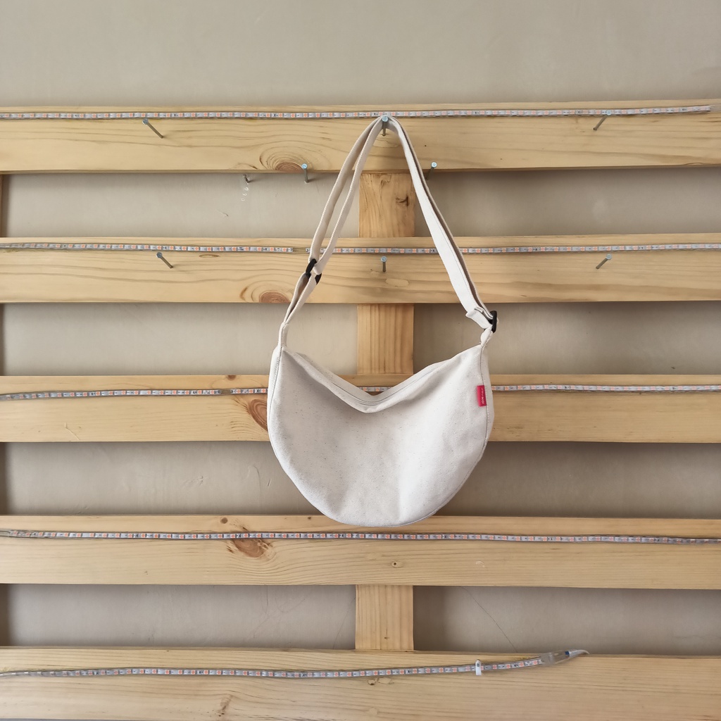 Jual SICKLE CANVAS BAG TAS SELEMPANG KANVAS SLING BAG CANVAS | Shopee ...