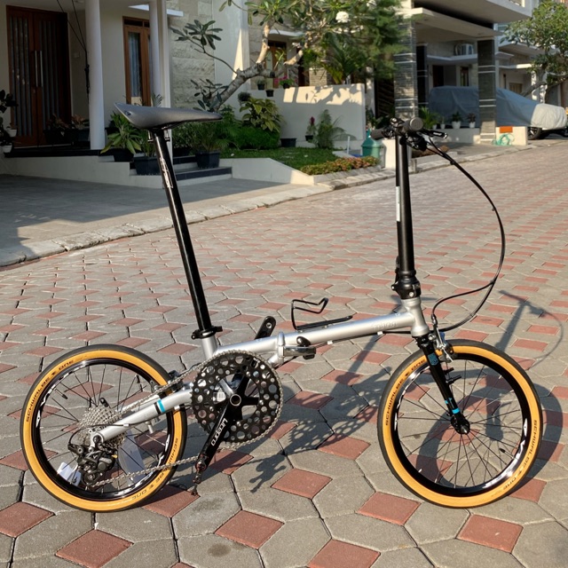 Jual Sepeda Lipat FNHON Gust Silver Rare spesifikasi Sultan Warna ...