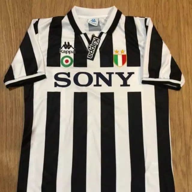 Jual JERSEY BOLA RETRO VINTAGE CLASSIC JUVENTUS HOME 1996 | Shopee ...