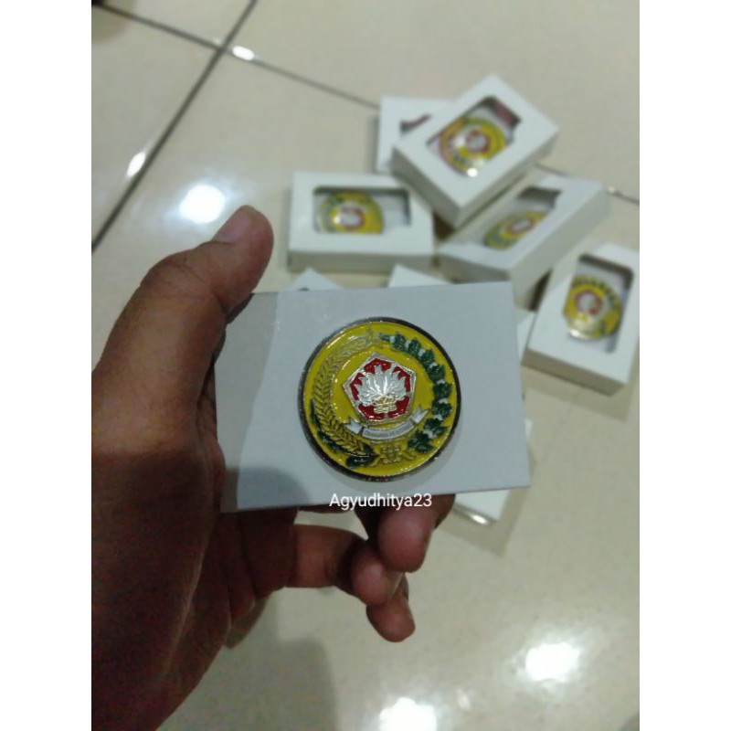 Jual Lencana Dharma Pertiwi dan lencana persit tipis sesuai mupus | Shopee Indonesia