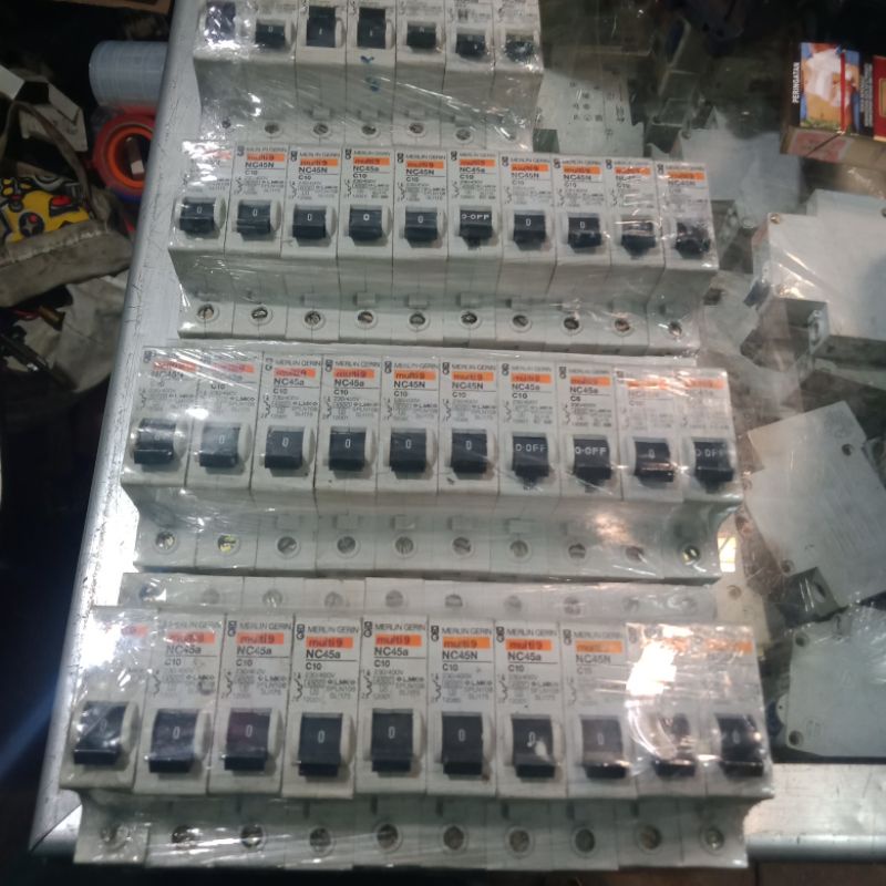 Jual mcb merlin gerin 1phase 10a 20a 25a 32a | Shopee Indonesia