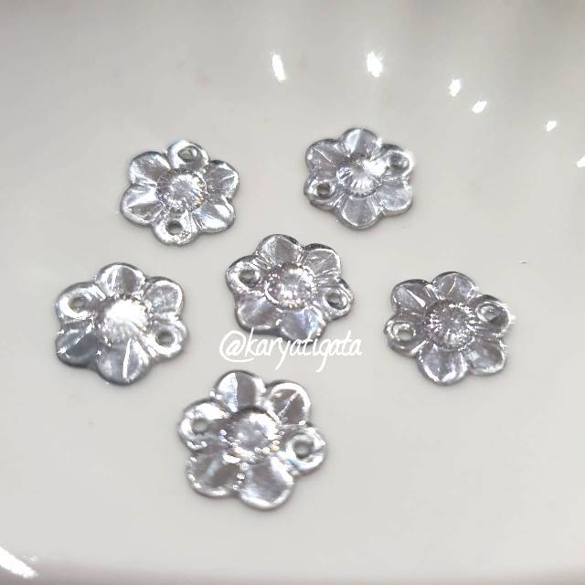 Jual Mote Tempel / Jahit Motif Bunga 12 mm Putih (20 pcs) | Shopee ...